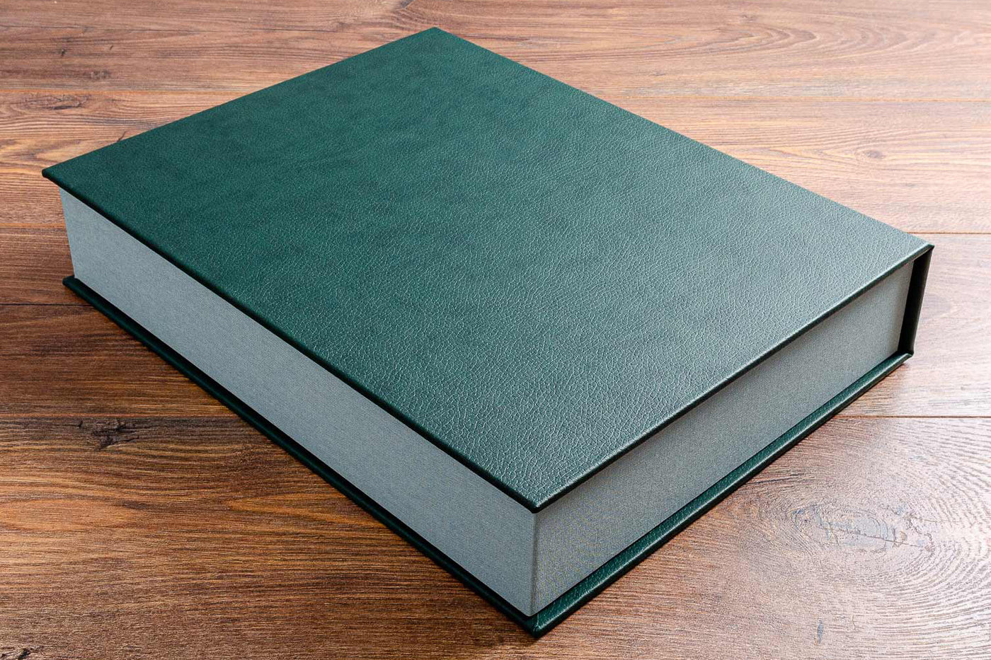 Clamshell Box Image Gallery | Hartnack & Co | England